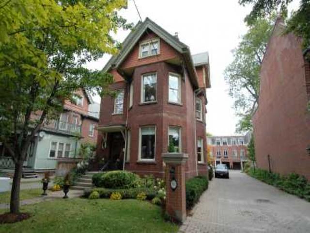 1 - 397 Brunswick Ave, Toronto | Sold, C1709774 | Condos.ca