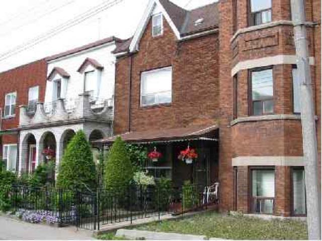 290 Clinton St, Toronto, ON | Condos.ca