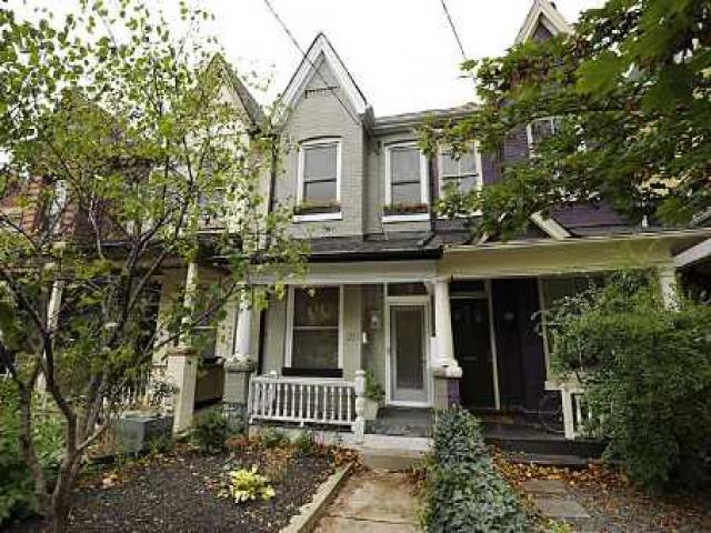 201 Clinton St, Toronto, ON | Condos.ca