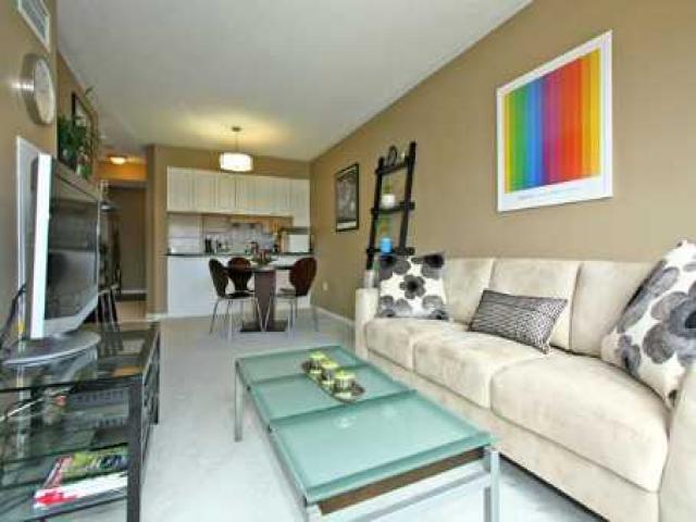 411 - 909 Bay St, Toronto | Sold, C2409490 | Condos.ca