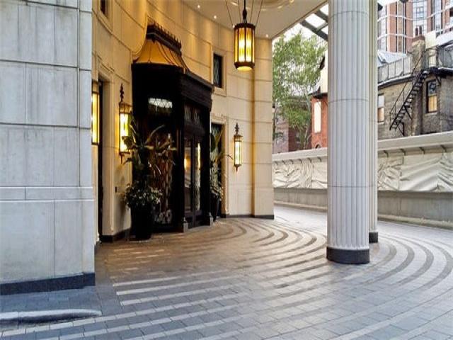 10A - 1 St Thomas St, Toronto | Sold, C3342276 | Condos.ca