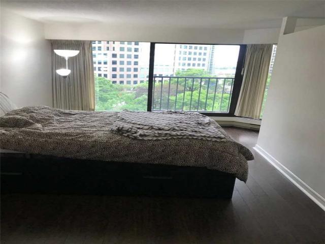 1009 - 65 Harbour Sq, Toronto | Leased, C4484690 | Condos.ca