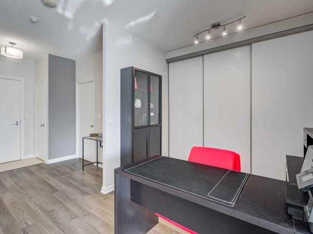 1209 - 111 Elizabeth St, Toronto | Sold, C4633044 | Condos.ca