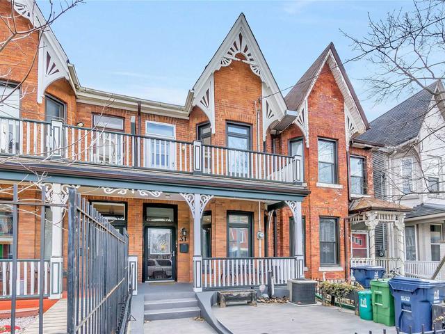 31 Clinton St, Toronto, ON | Condos.ca