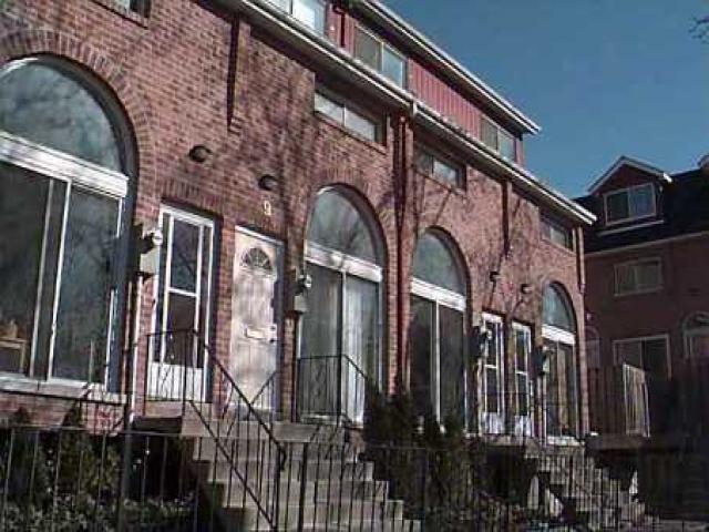 6 - 32 Curzon St, Toronto | Sold, E1533788 | Condos.ca