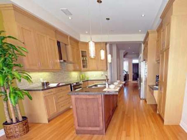 1727 Kingston Rd, Scarborough | Sold, E2075294 | Condos.ca