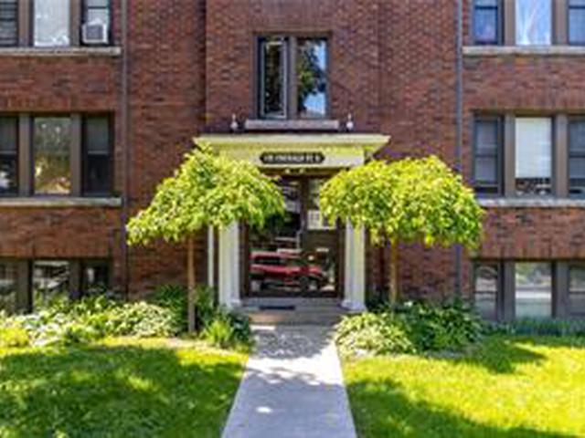 122 Emerald St S, Hamilton, ON | Condos.ca
