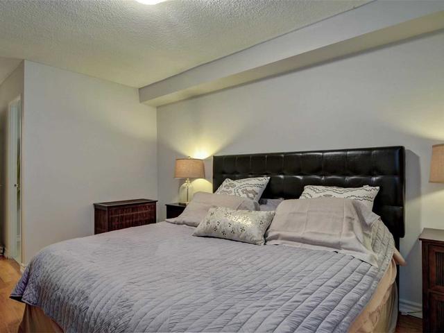 211 - 7811 Yonge St, Thornhill | Sold, N4567770 | Condos.ca