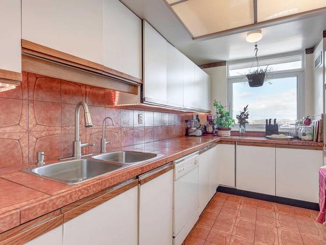 PH 2 - 7811 Yonge St, Thornhill | Sold, N4663819 | Condos.ca