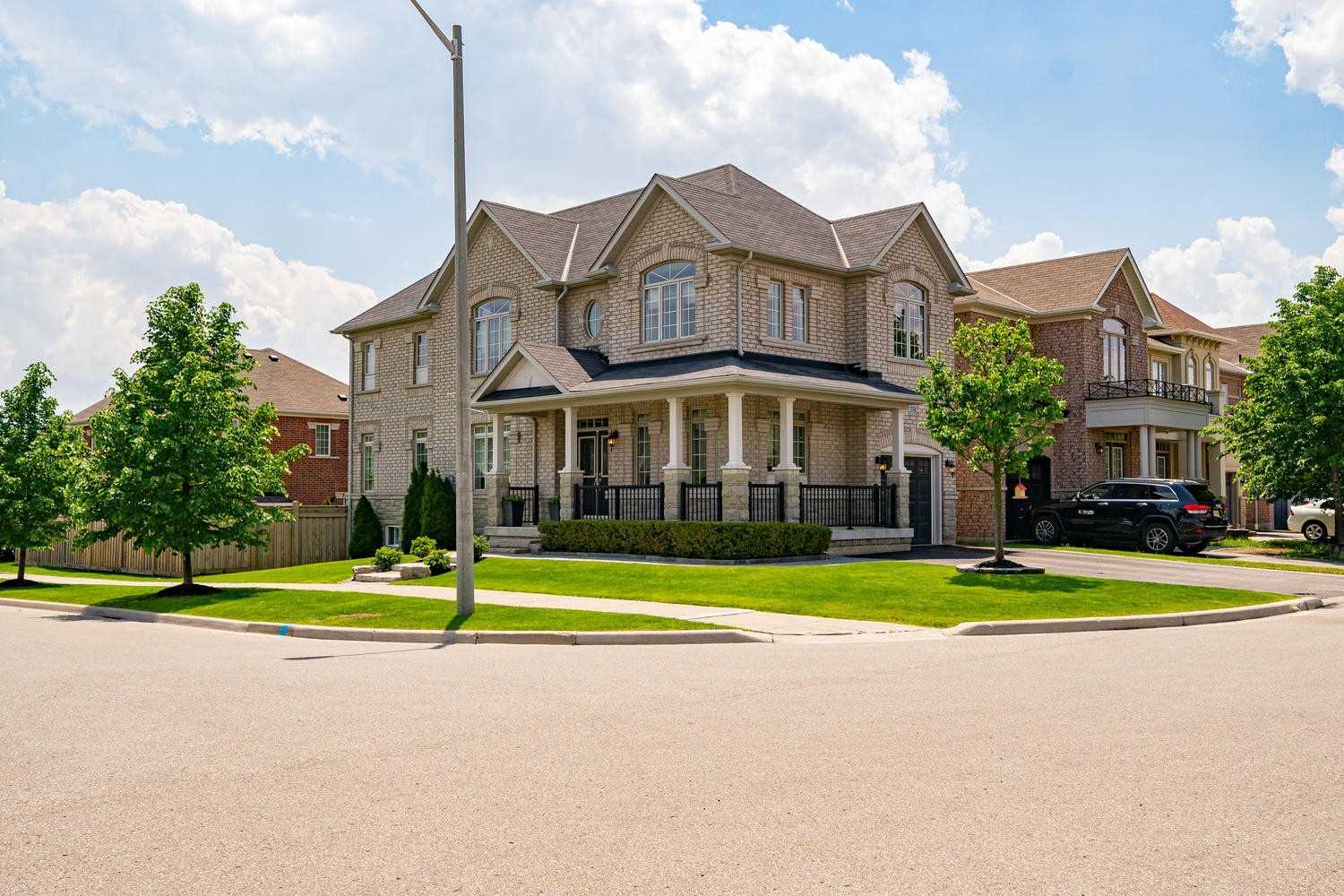 79 Canyon Gate Cres, Maple | Sold, N4787474 | MrLOFT.ca
