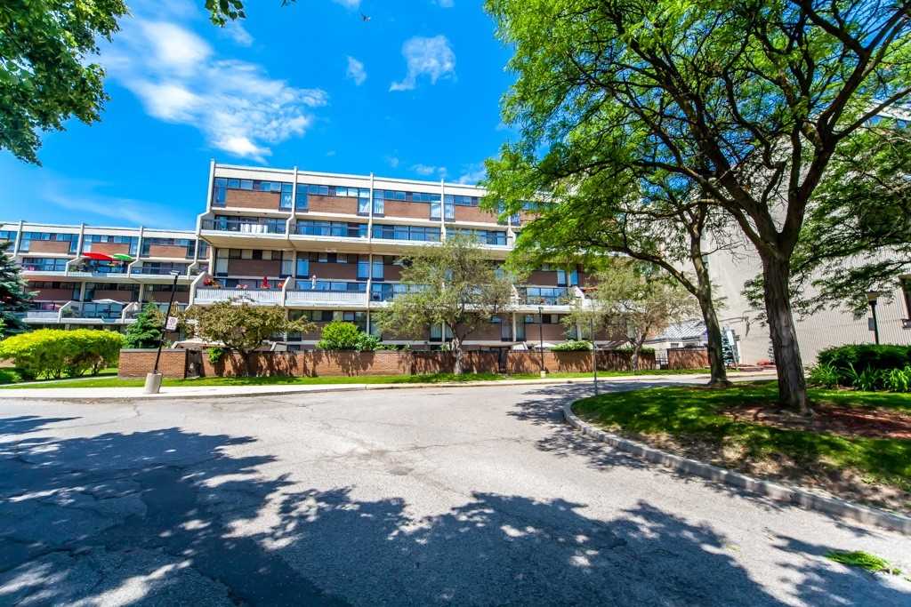 116 - 2 Valhalla Inn Rd, Etobicoke | Sold, W4508059 | Condos.ca
