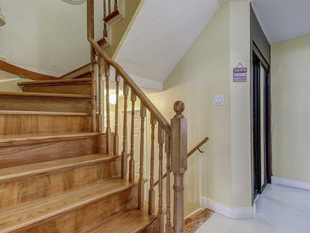 212 Winners Cir, Brampton ON | Property.ca