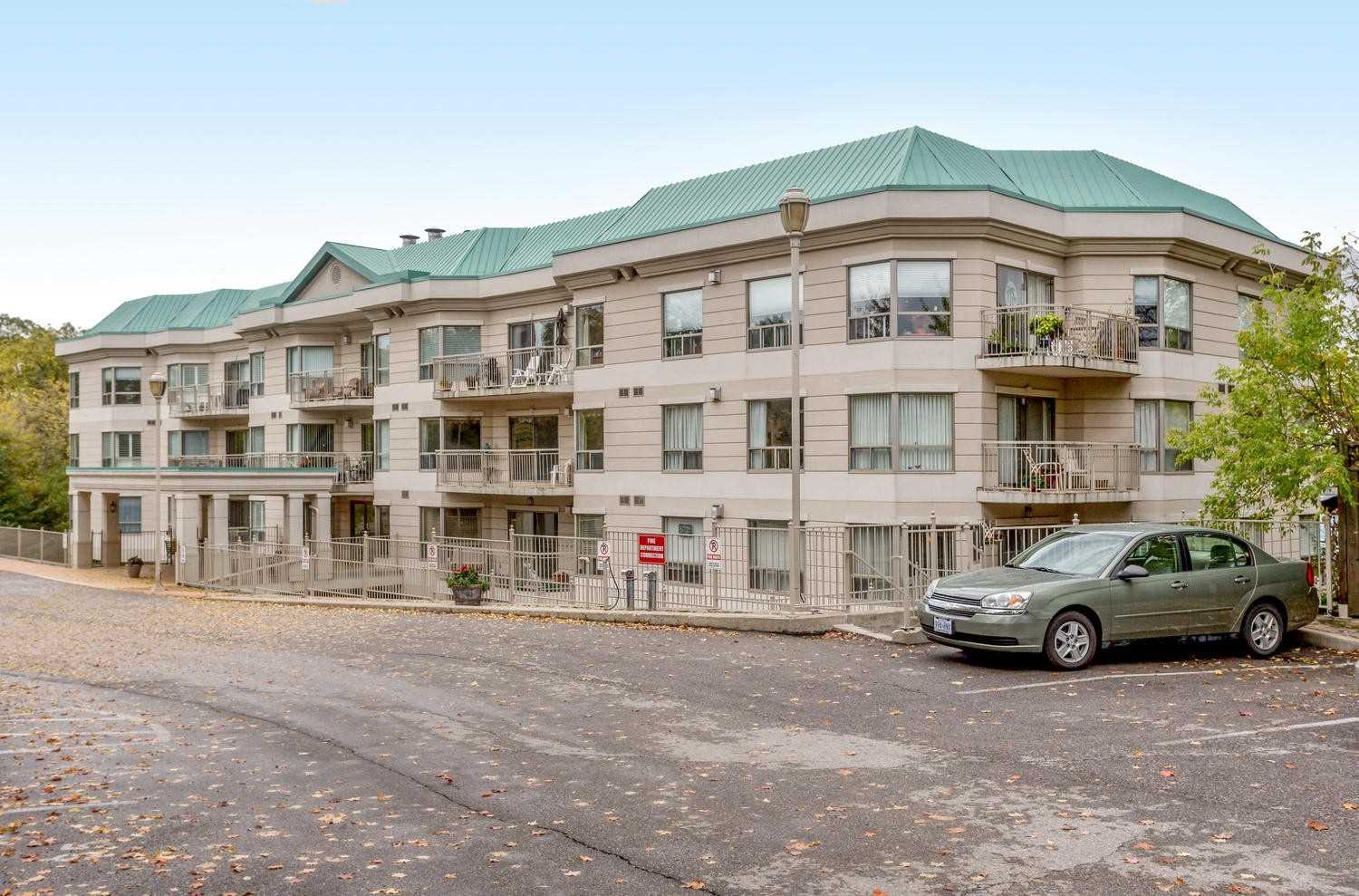 302 - 24 Chapel St, Georgetown | Sold, W4615518 | Condos.ca