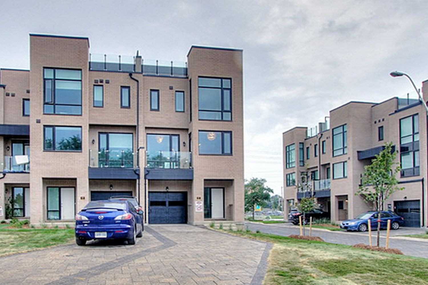 97 Pony Farm Dr, Toronto | Sold, W4700403 | Condos.ca