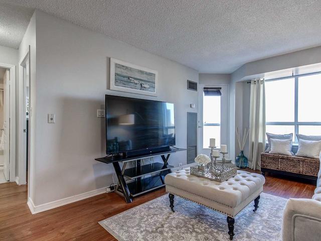 609 - 300 Ray Lawson Blvd, Brampton | Sold, W4712513 | Condos.ca