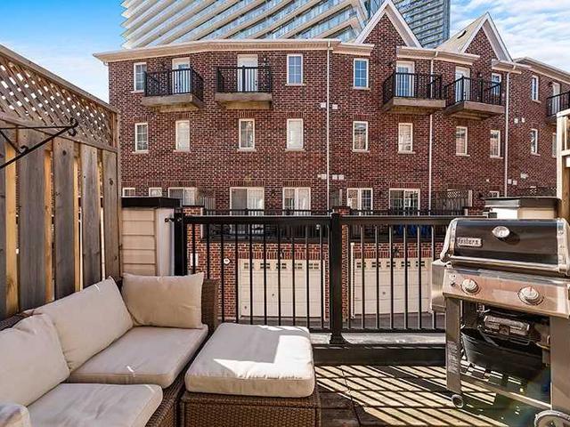 33 - 97 The Queensway St, Toronto | Sold, W4715740 | Condos.ca