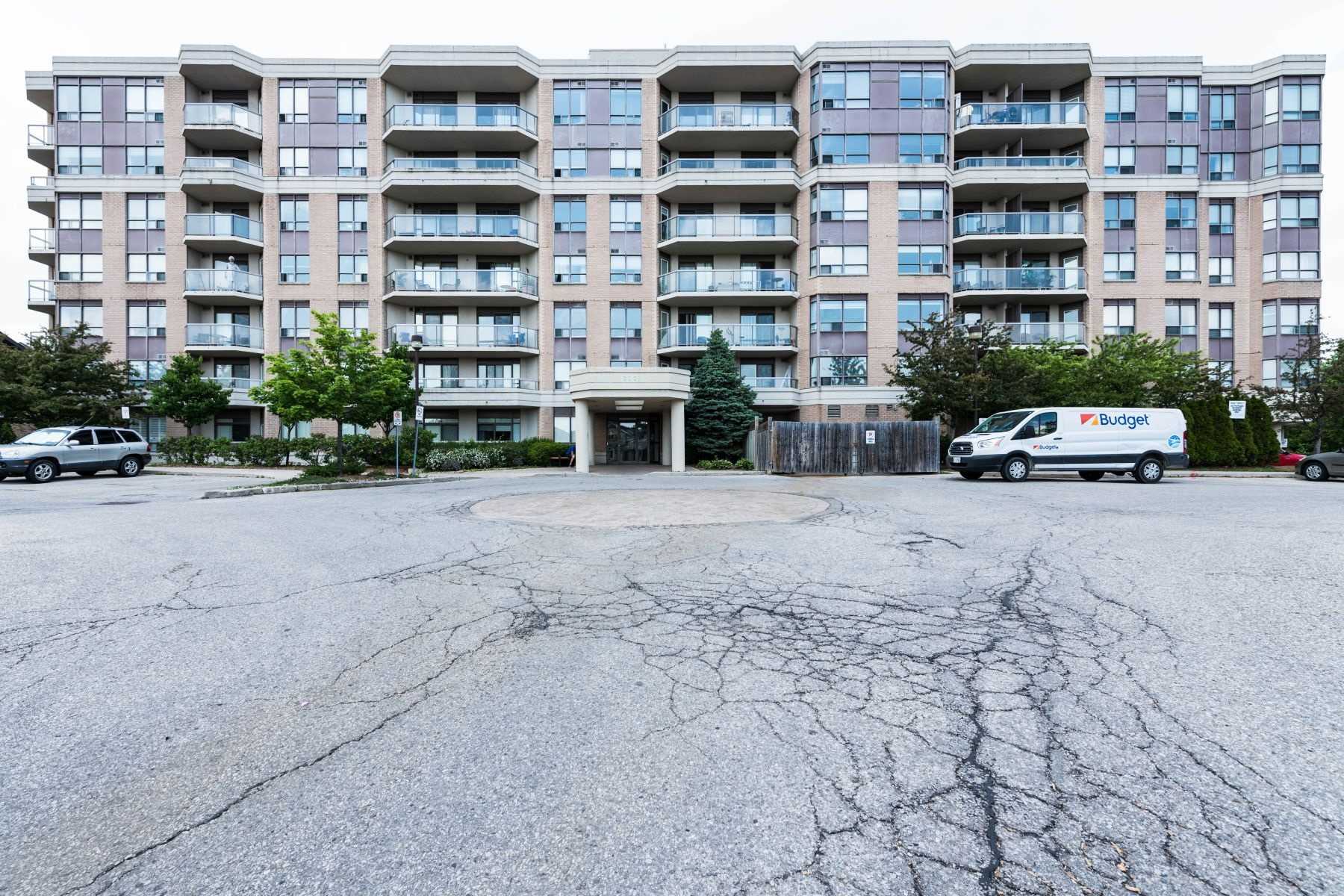 512 - 300 Ray Lawson Blvd, Brampton | Sold, W4814236 | Condos.ca