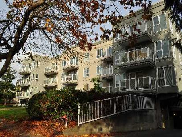 2647 Graham St, Victoria, BC | Condos.ca