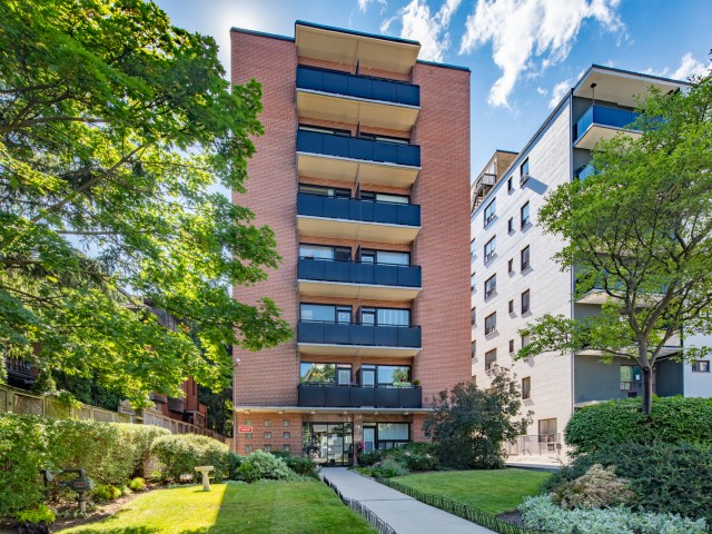 305 - 78 Warren Rd, Toronto | Leased, C5223047 | Condos.ca