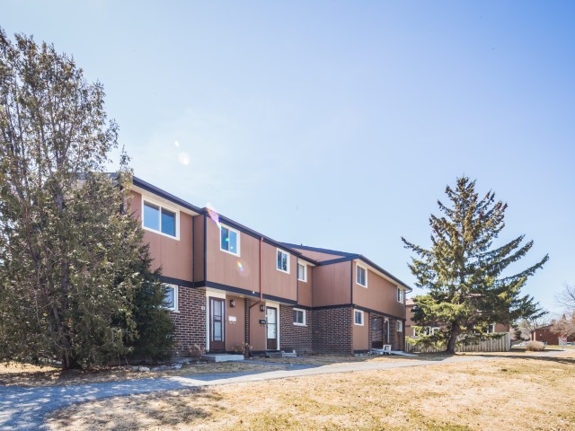49 Bellman Drive, Nepean | For Sale @ $389,999 | Condos.ca
