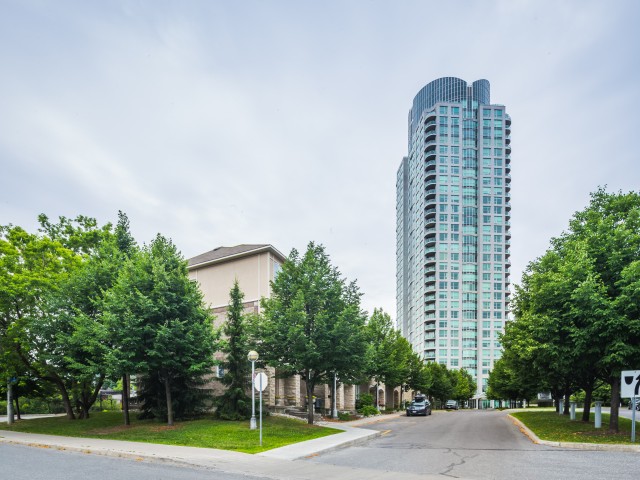 The Metropole Condos | Condos.ca