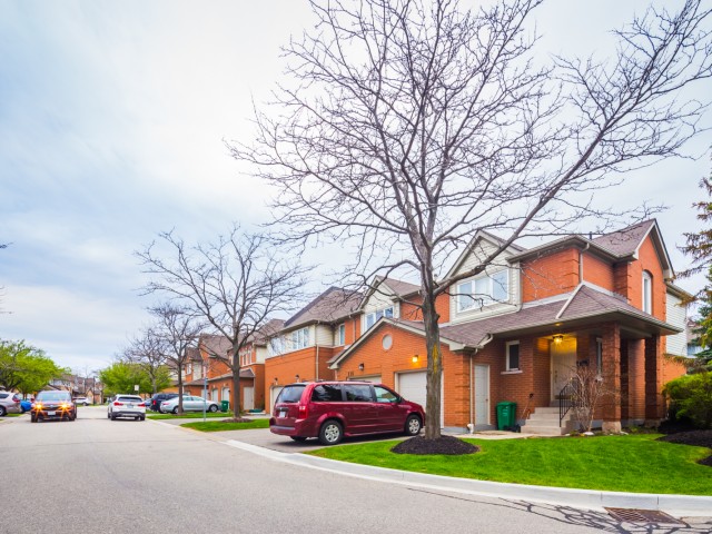 1 - 2555 Thomas Street, Mississauga | For Rent @ $3,649 | Condos.ca