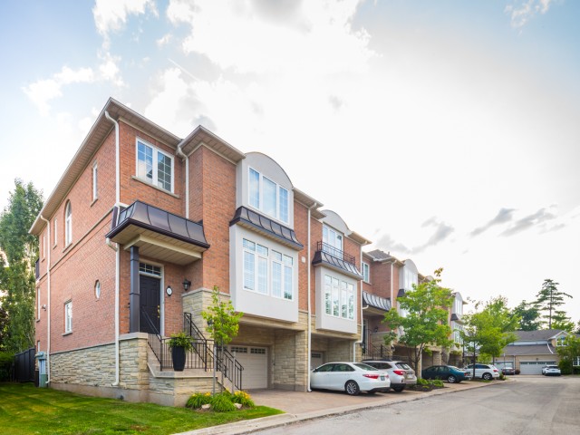 Condos For Sale in Oakville | Condos.ca