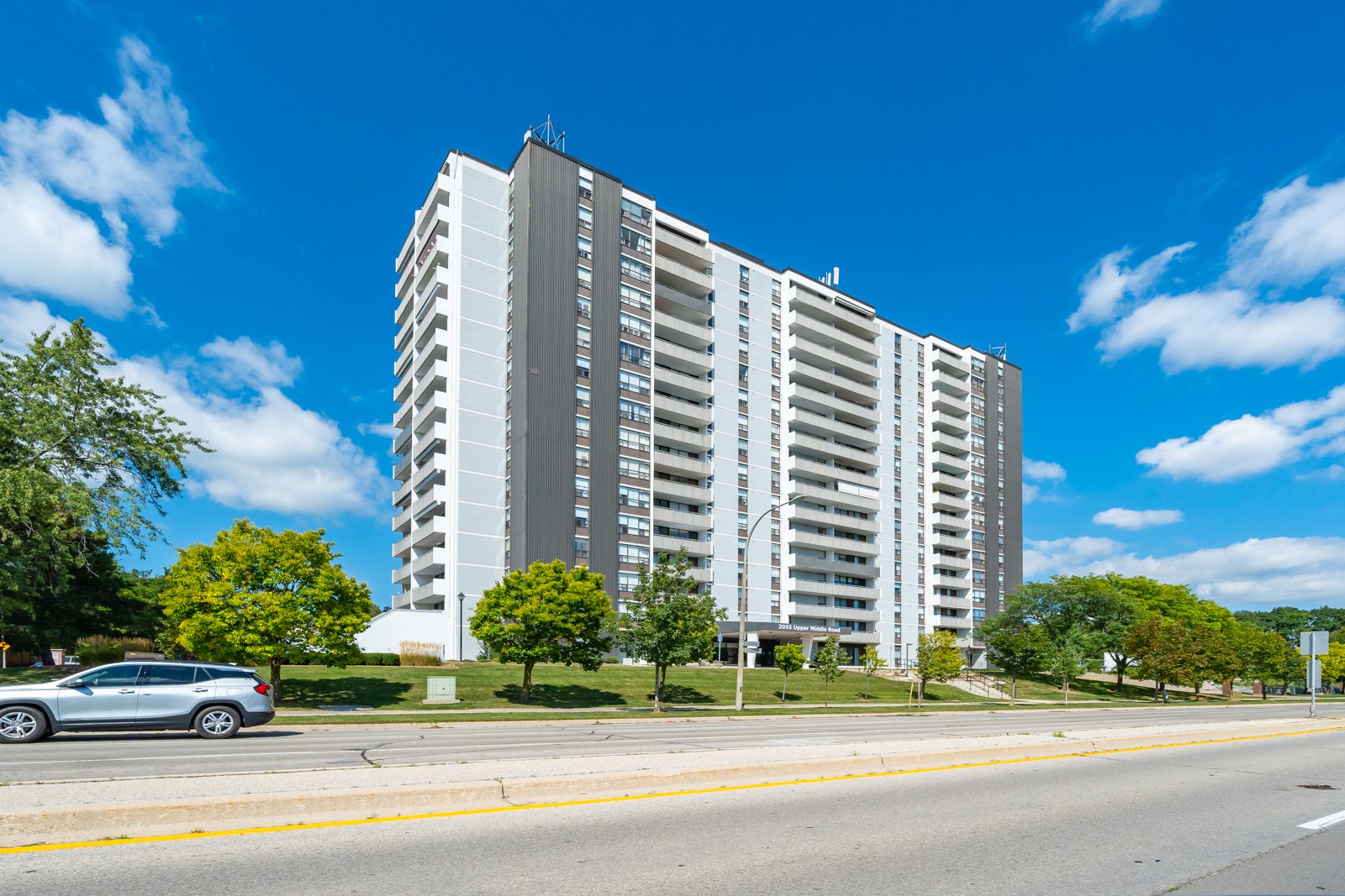 2055 Upper Middle Rd Condos | 11 Condos for Sale | Condos.ca