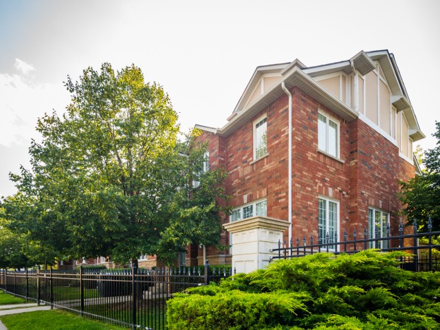 51 - 1355 Rathburn Rd E, Mississauga | Sold, W2156964 | Condos.ca