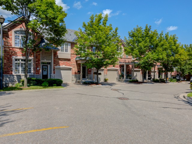 50 - 2355 Fifth Line W, Mississauga | Sold, W5078357 | Condos.ca