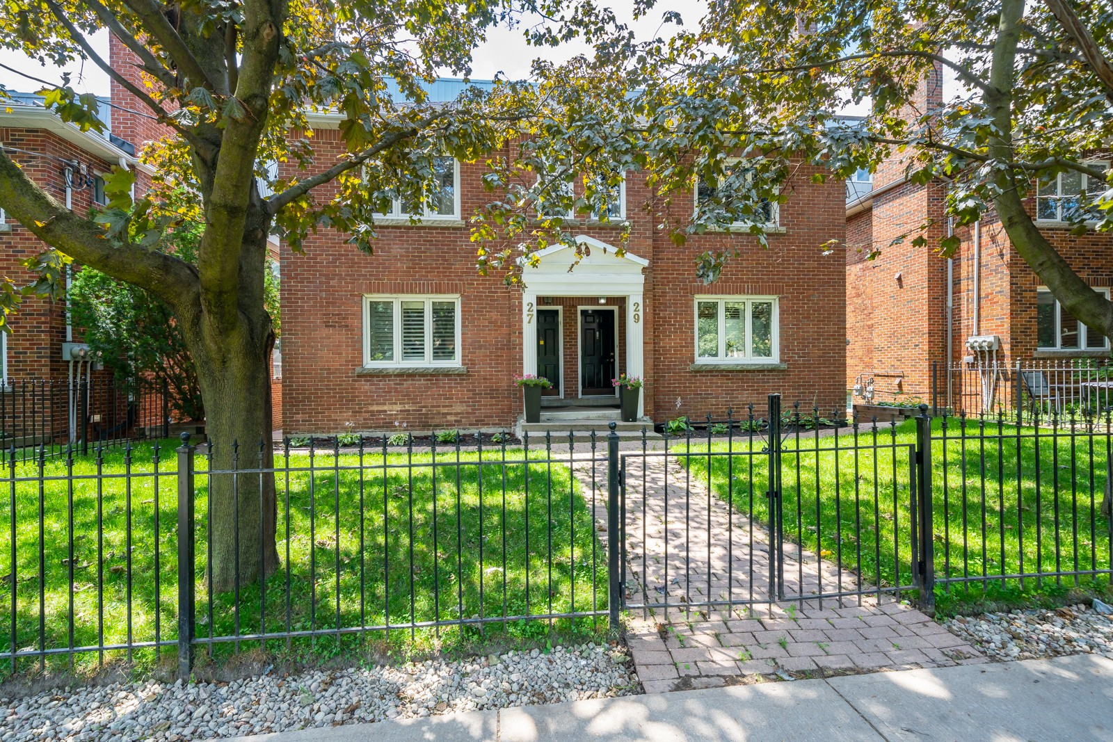 29 Claxton Blvd Townhouses | 29 Claxton Blvd | Condos.ca