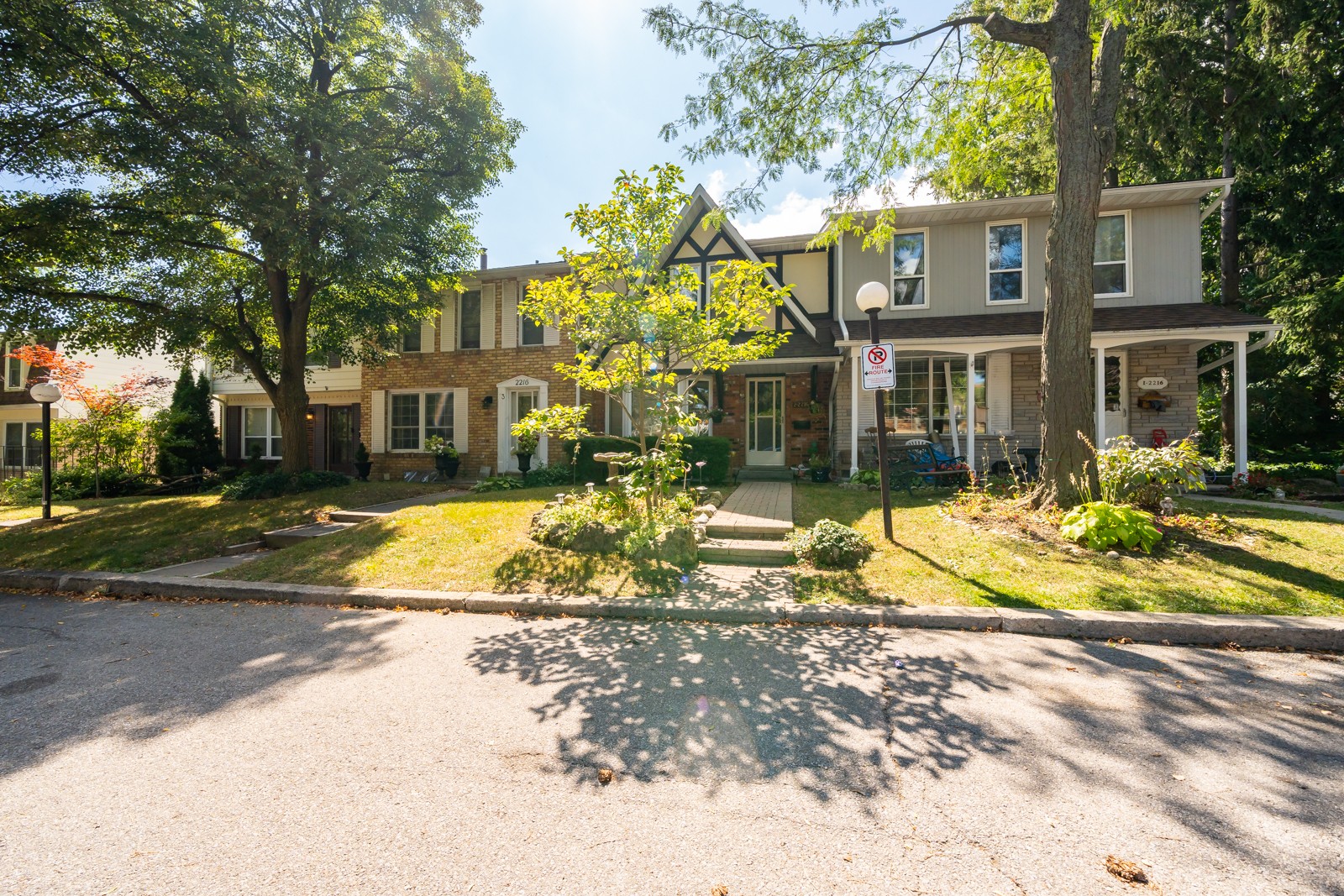 2256 Upper Middle Road Townhouses | 7 Townhouses for Sale | Condos.ca