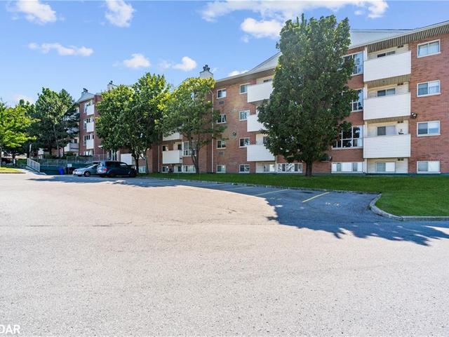 215 - 126 Bell Farm Road, Barrie | Unavailable, 40294694 | Condos.ca