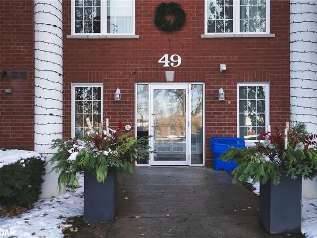 49 Jacobs Terr, Barrie, ON | Condos.ca