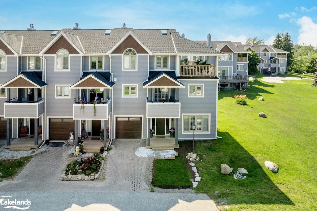 38 Lighthouse Lane E, Collingwood | For Sale @ $2,149,000 | Condos.ca