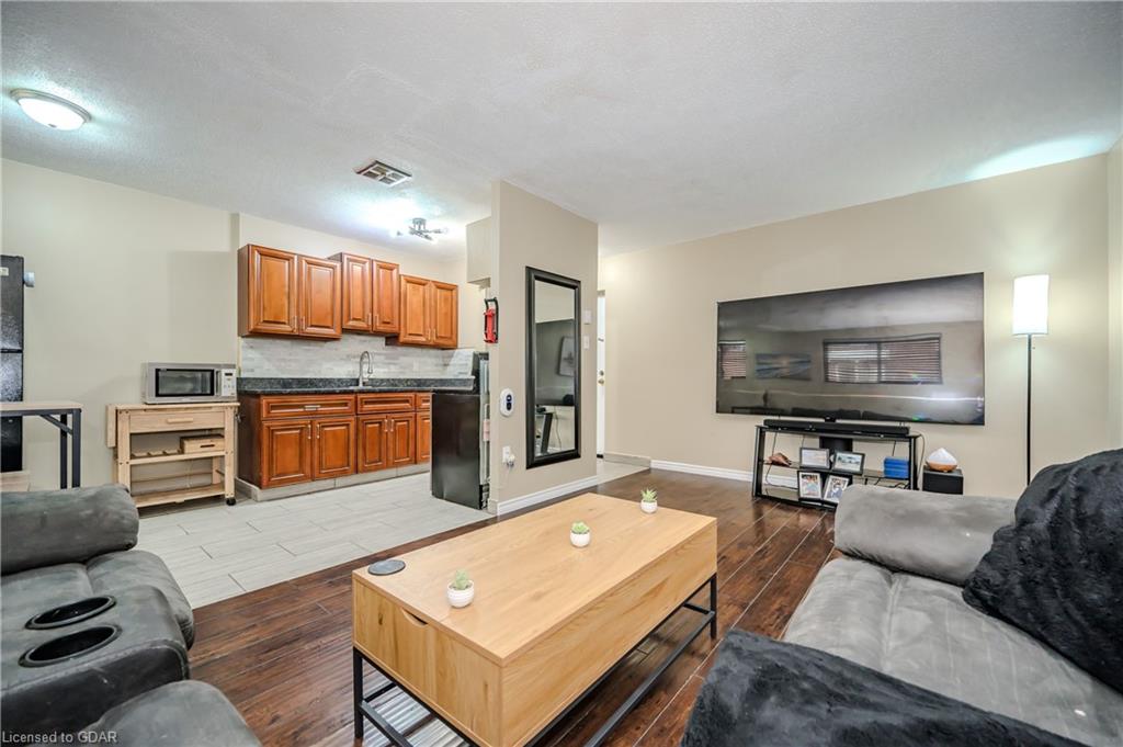 101 - 53 Conroy Crescent, | For Sale @ $324,900 | Condos.ca