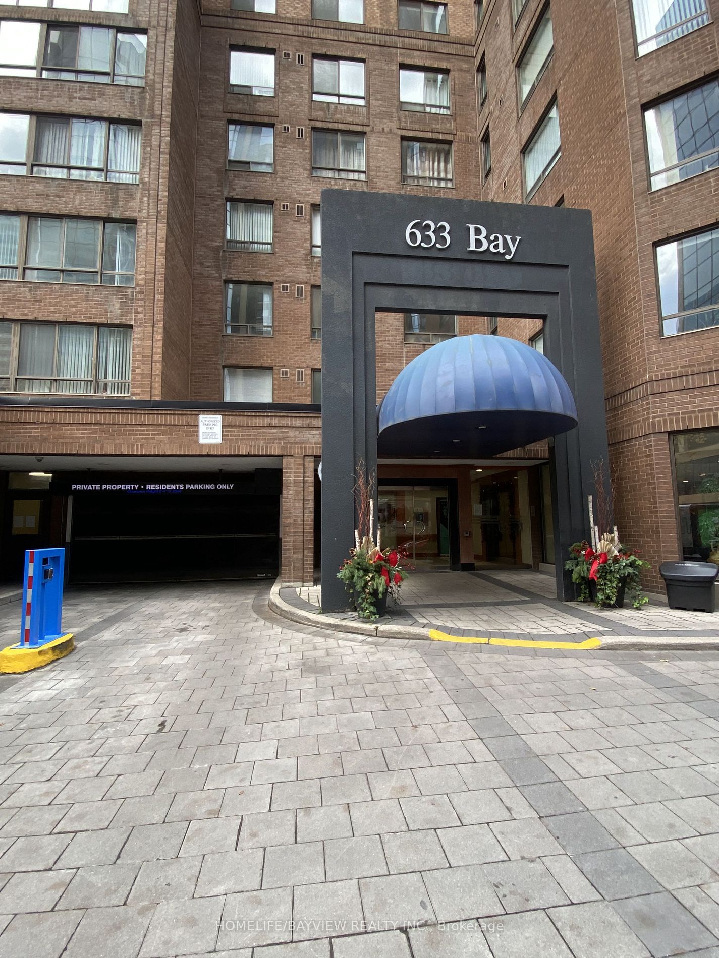 304 - 633 Bay St, Toronto | Leased, C11822565 | Condos.ca
