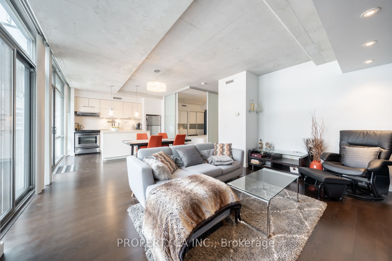 817 - 55 Stewart St, Toronto | For Rent @ $2,975 | Condos.ca