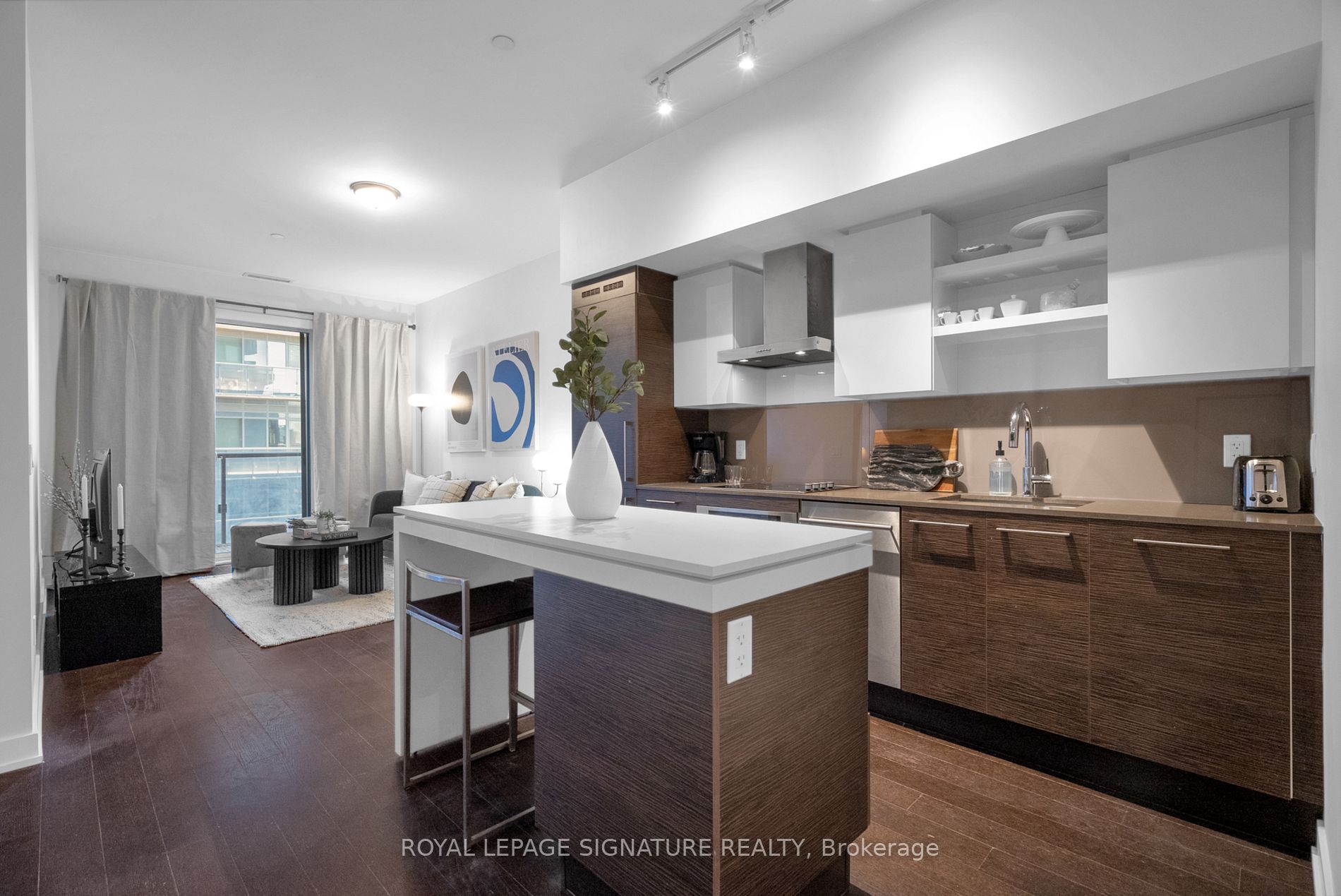 1044 - 1030 King St W, Toronto | For Sale @ $649,000 | Condos.ca