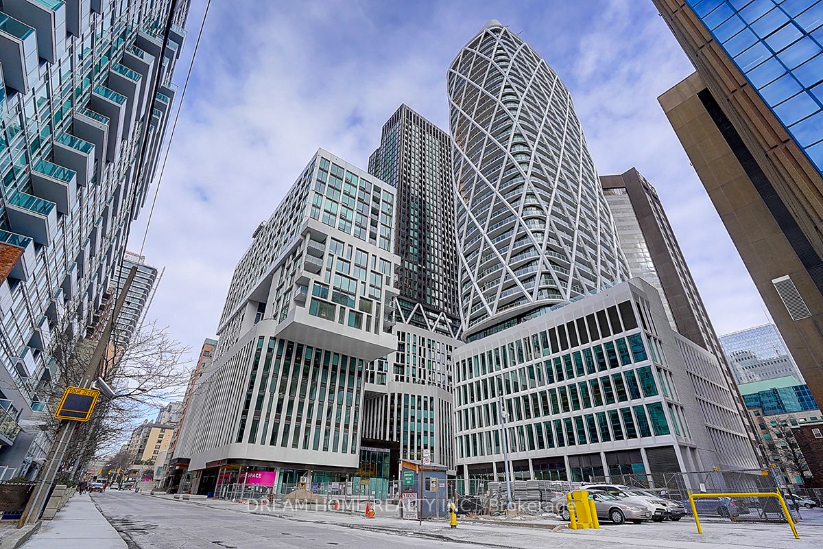 2205 - 238 Simcoe St, | Leased, C11947826 | Condos.ca