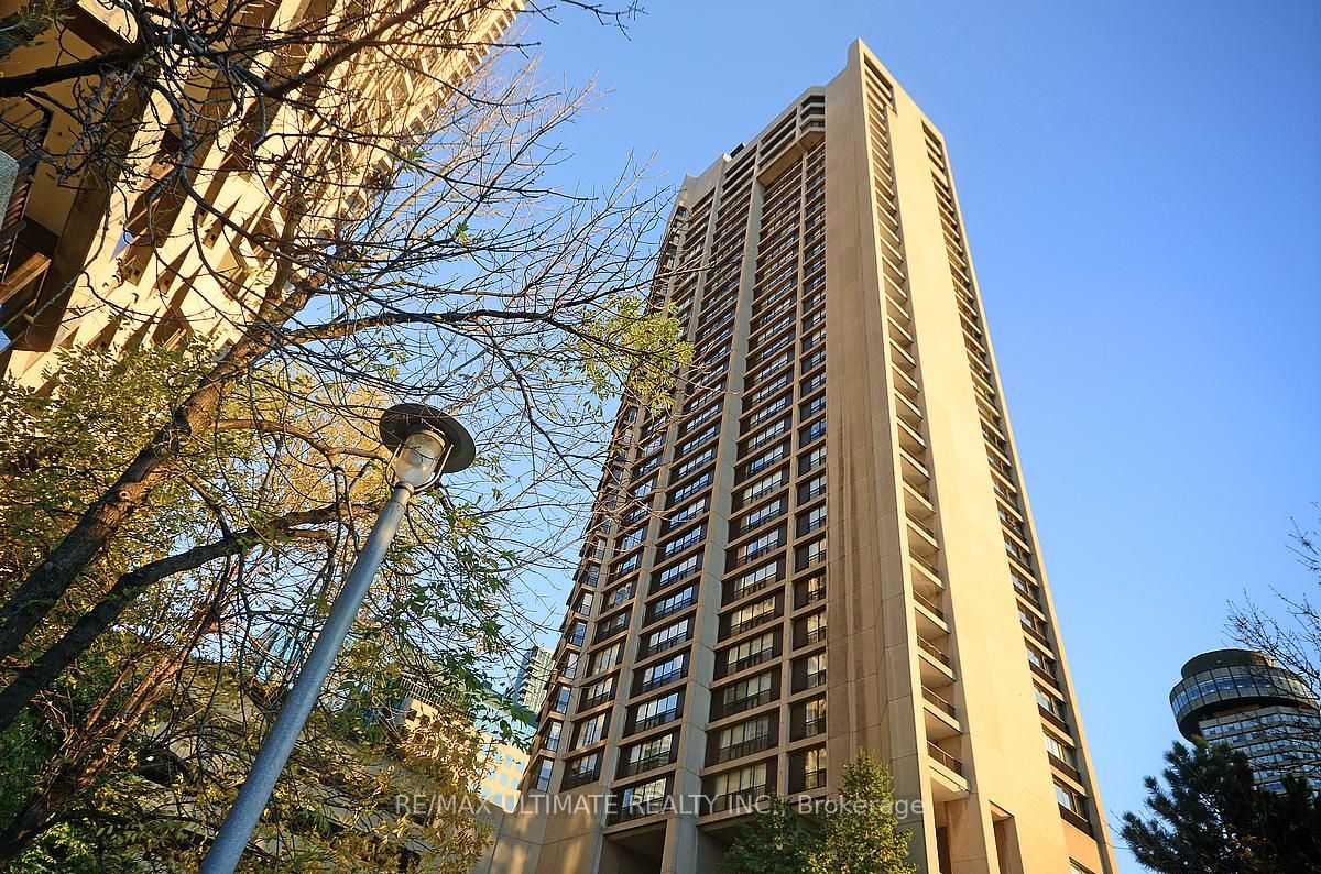 2002 - 33 Harbour Sq, Toronto | Leased, C11954114 | Condos.ca