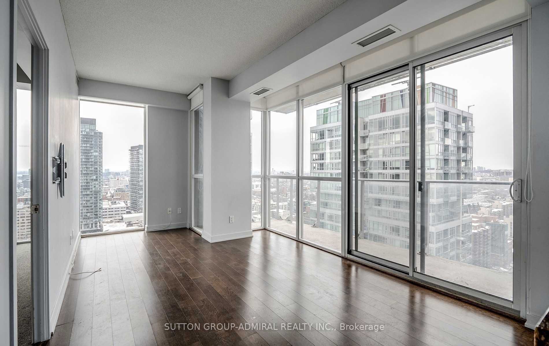 2904 - 126 Simcoe St W, Toronto | For Rent @ $3,100 | Condos.ca