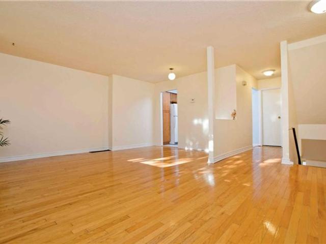 22 Yellow Birch Way, North York | Suspended, C3593930 | Condos.ca