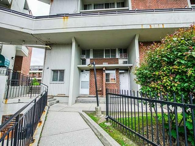 111 - 5 Sunny Glenway, North York | Sold, C4152006 | Condos.ca