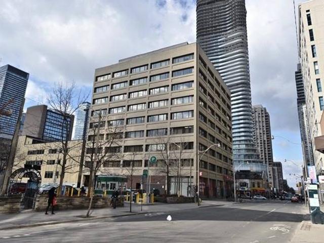 813 - 555 Yonge St, Toronto | Sold, C4405308 | Condos.ca
