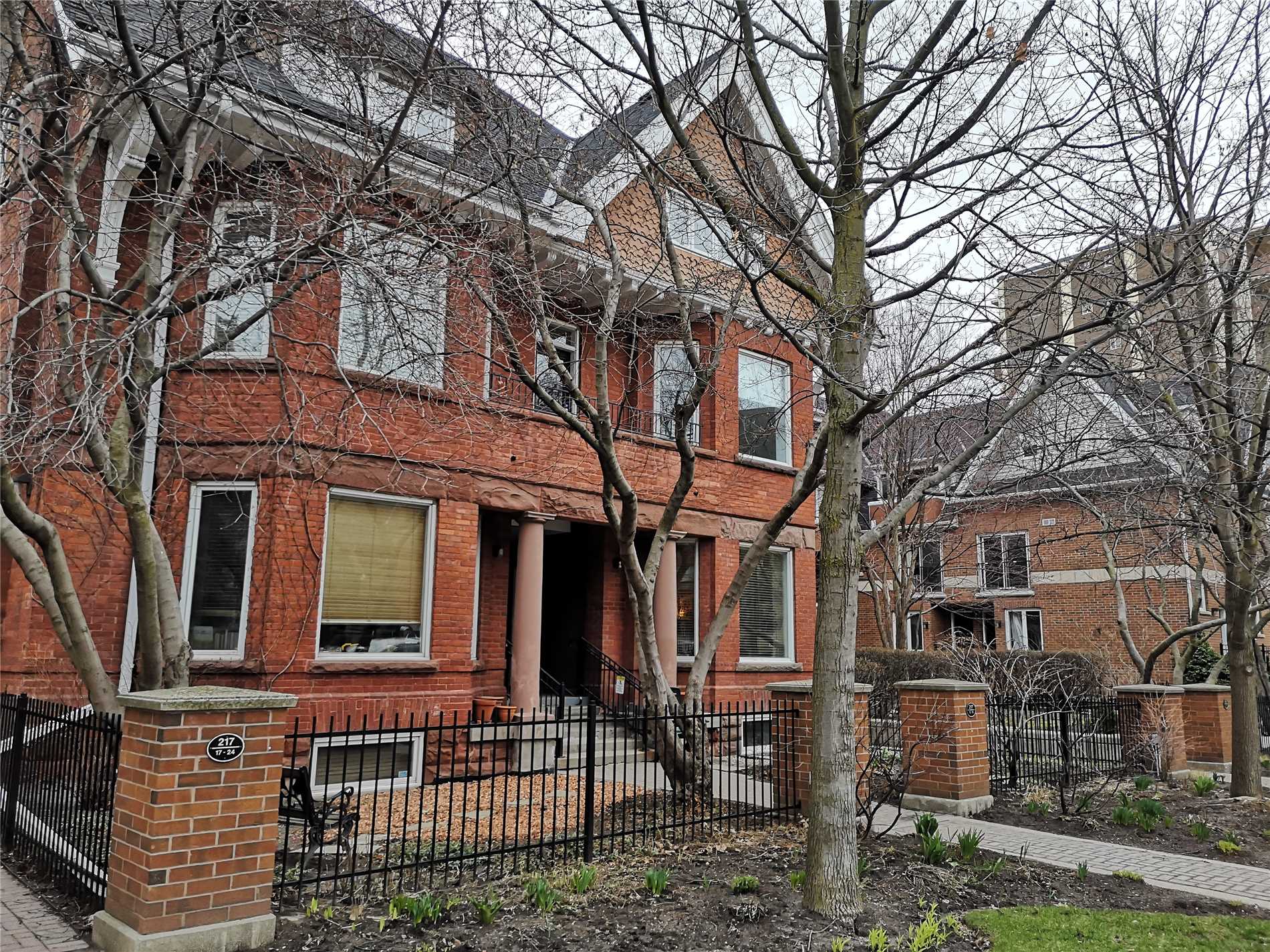 14 - 217 St George St, Toronto | Leased, C4430047 | Condos.ca