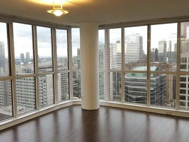 736 Bay St, Toronto, ON | MrLOFT.ca