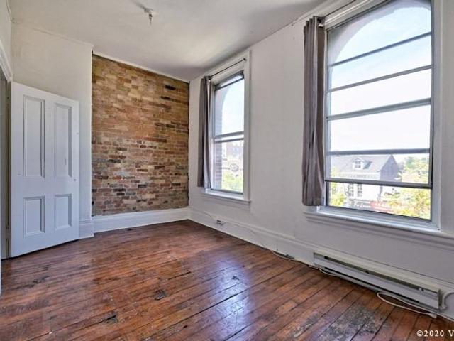 391 Queen St W, Toronto, ON | MrLOFT.ca