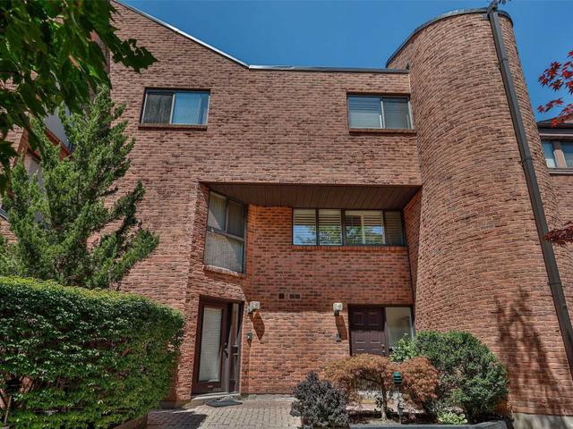 10 Walker Ave, Toronto, ON | MrLOFT.ca
