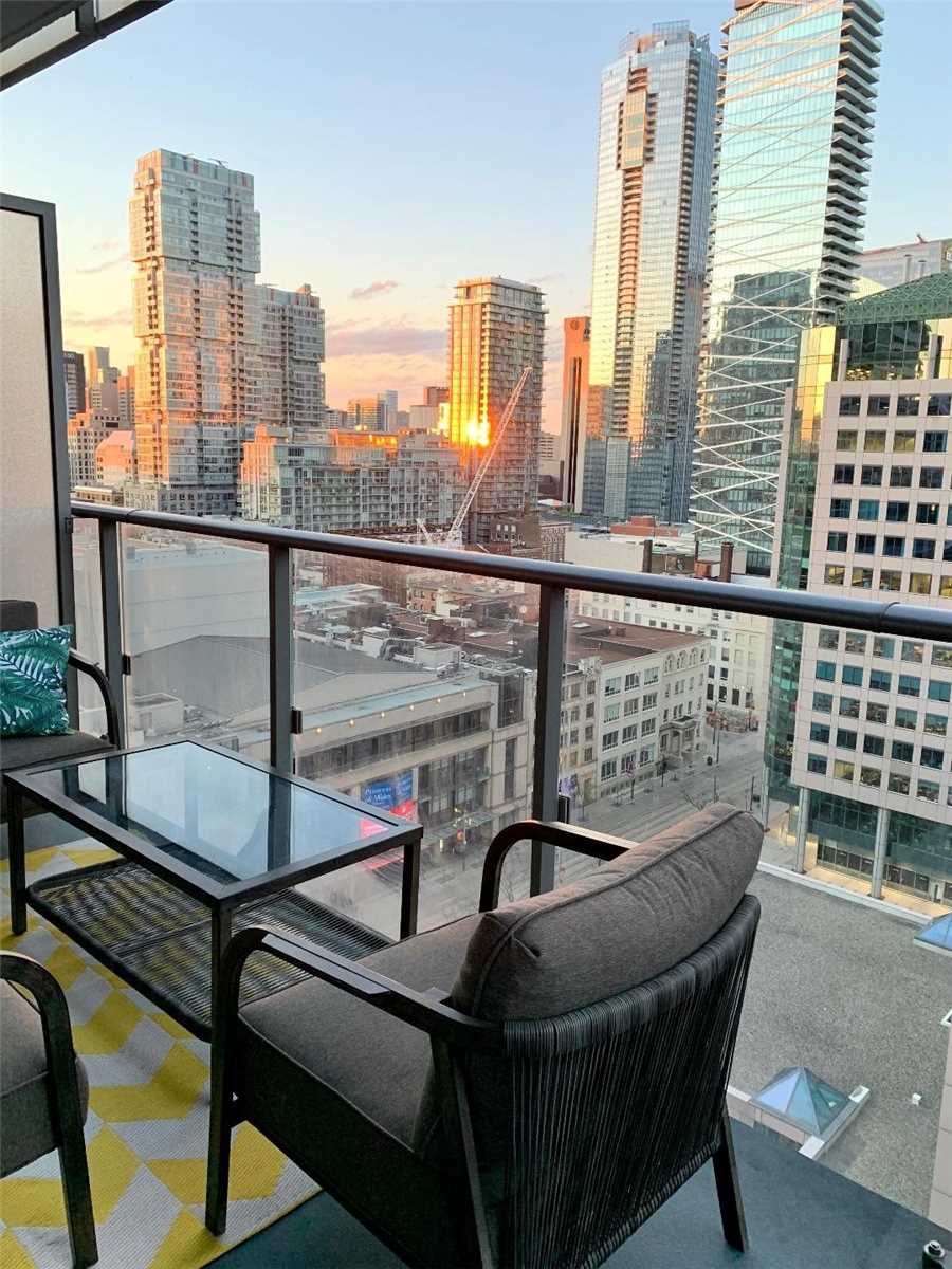 1605 - 8 Mercer St, Toronto | Leased, C4988135 | Condos.ca